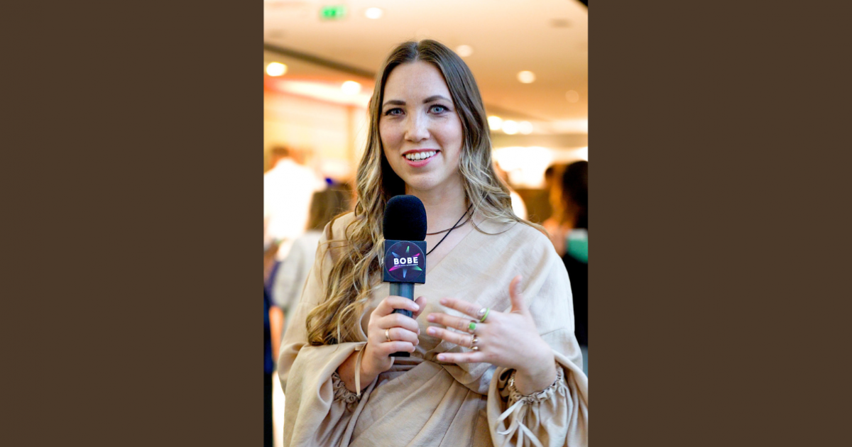 Māra Upmane-Holšteine talks the writing process of book "Piezīmes uz ...